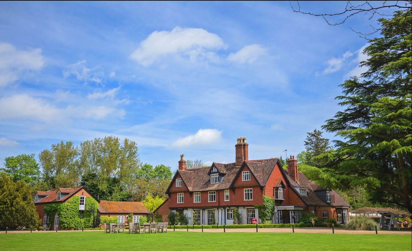 Ravenwood Hall - Cameron Hotel Collection