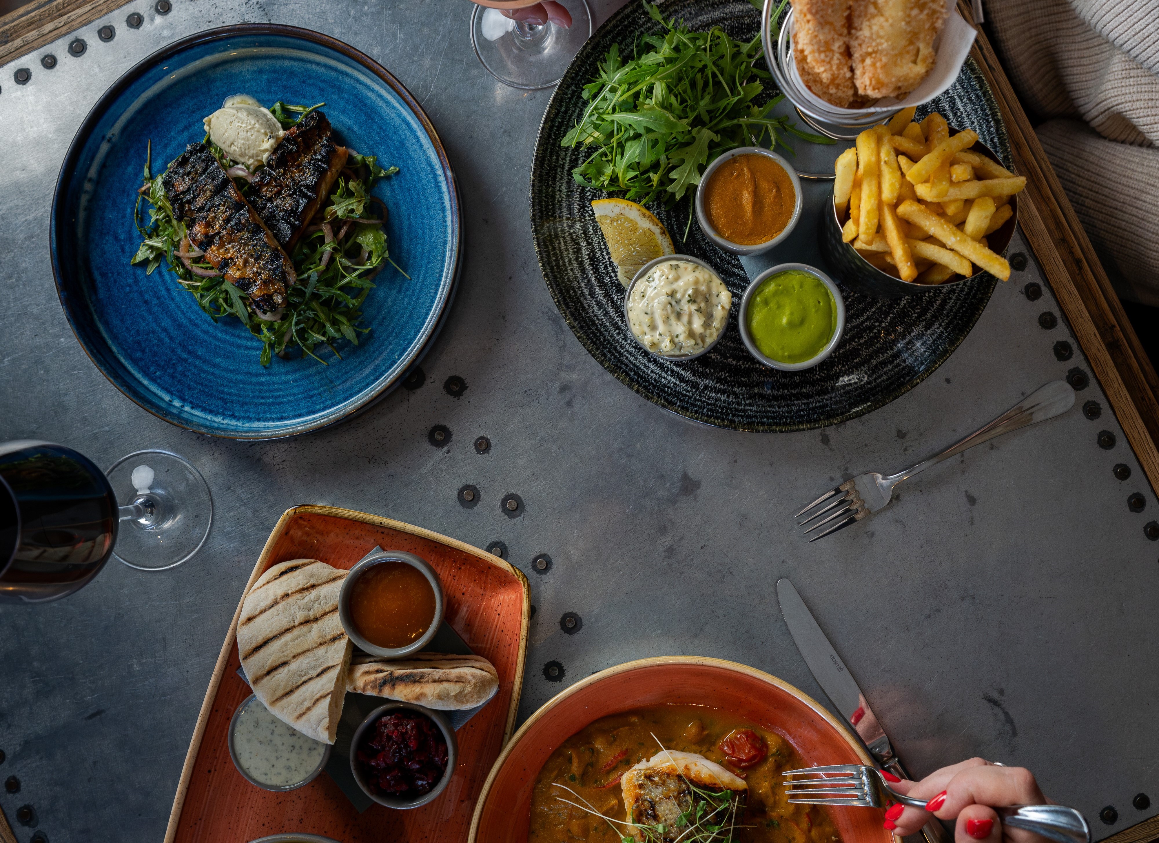 Dine at the Gannet Inn - Carbis Bay Estate